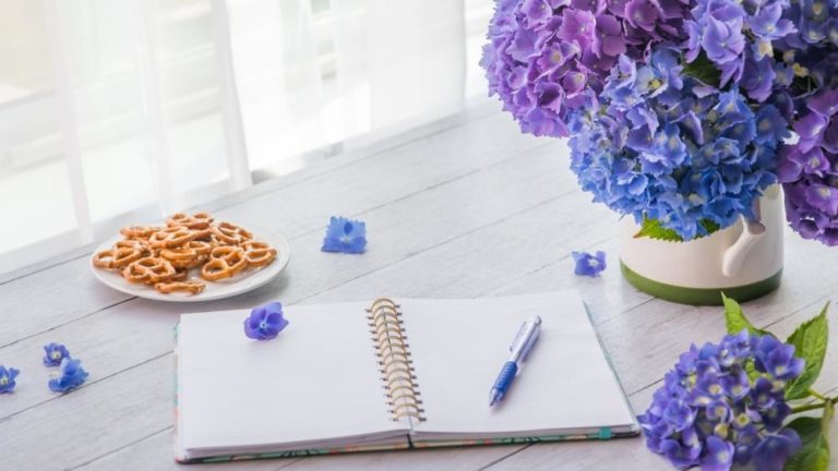 How to Start Reflective Journaling: The Ultimate Guide